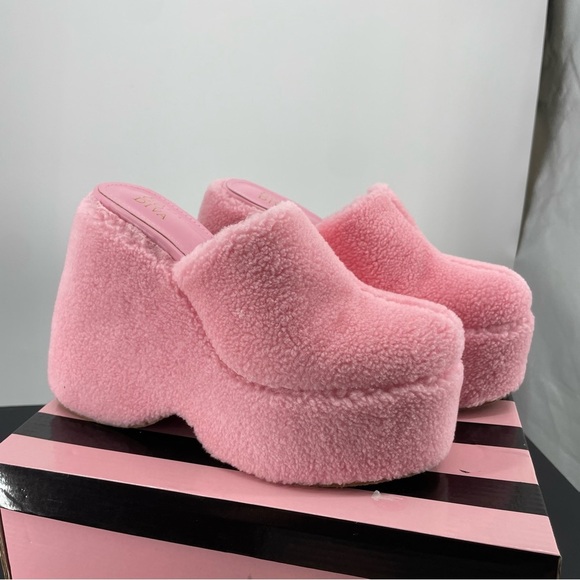 Dolls Kill | Shoes | Dolls Kill Lady Go Diva Kiss Like Cake Fuzzy Clogs ...